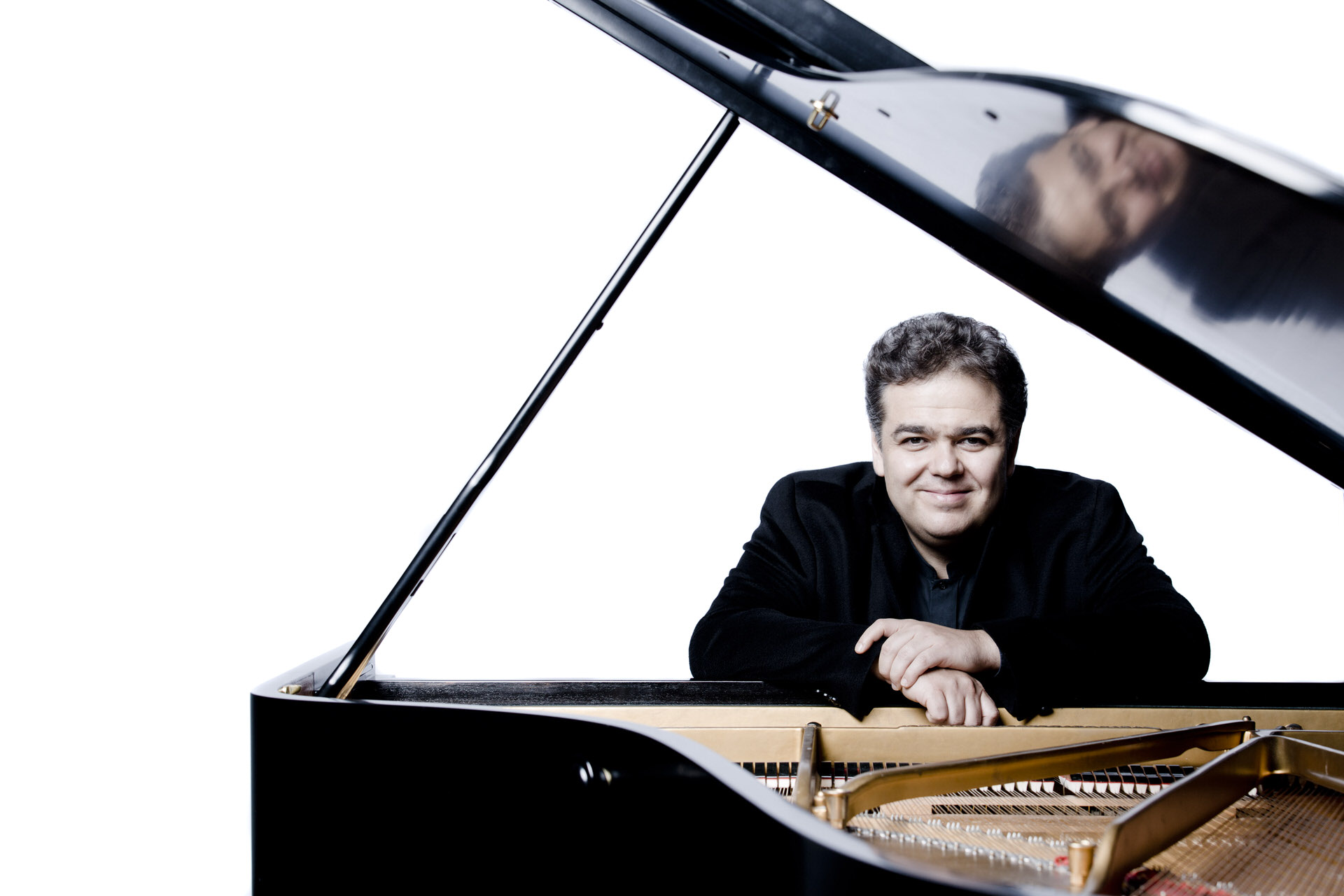 Arcadi Volodos: O «ποιητής των πλήκτρων» σε έργα Liszt, Schubert και ...