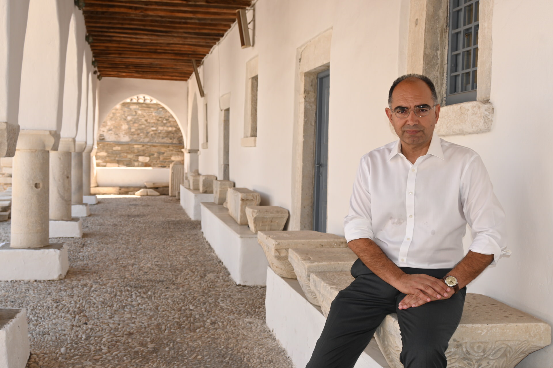 Ο δήμαρχος της Πάρου, Κώστας Μπιζάς στο travelgirl.gr: “Καθαριότητα ...